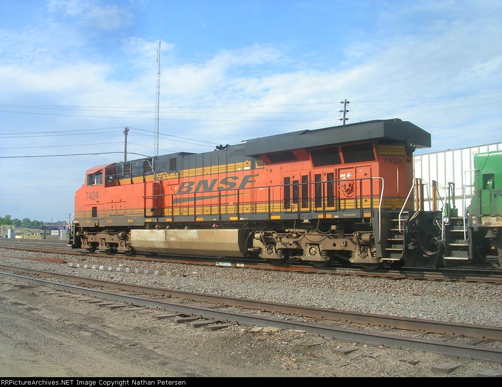BNSF 7424